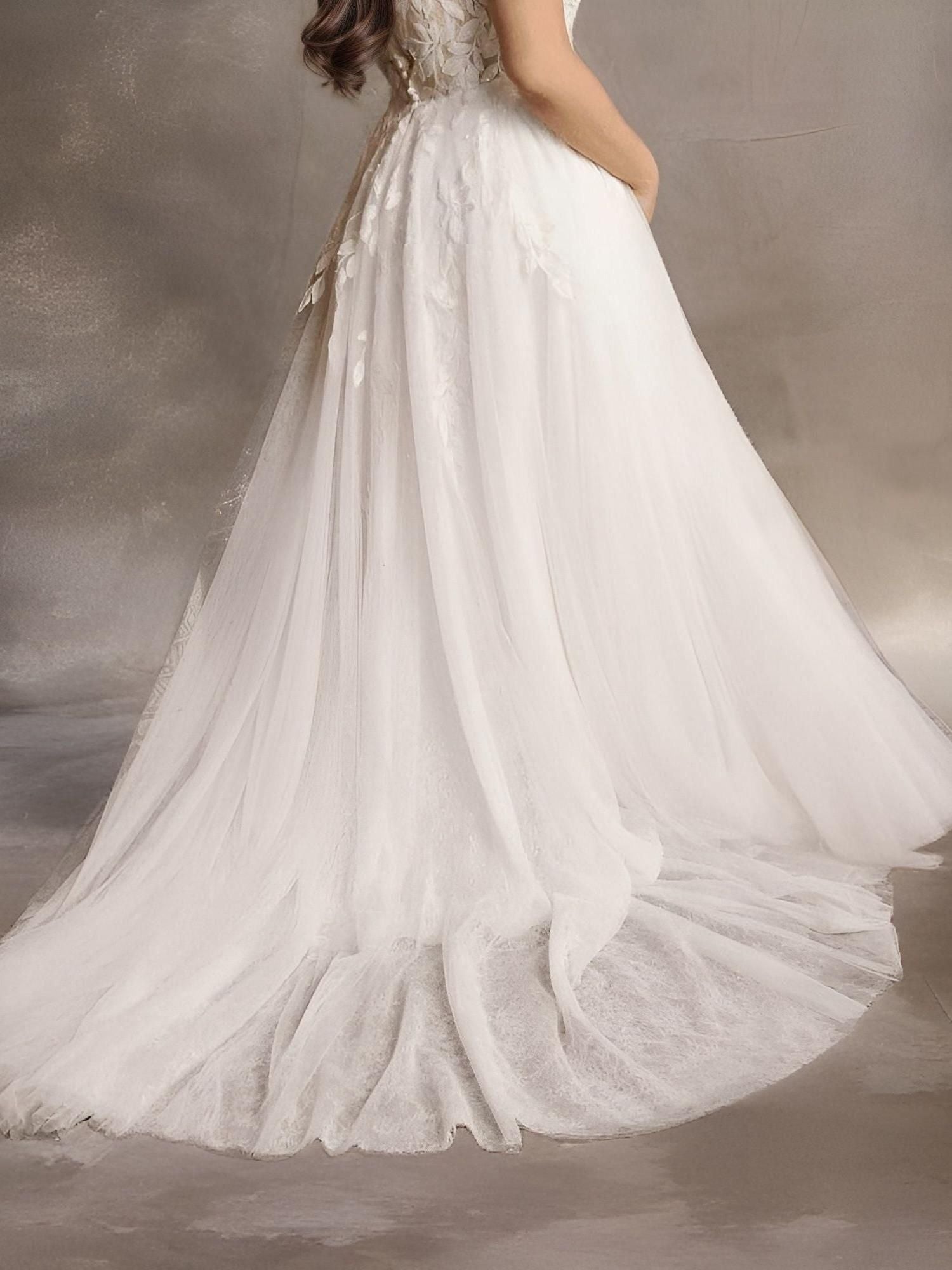 CINDY Wedding Dress | Romantic Tulle with Lace Appliqués – Lula Bridal
